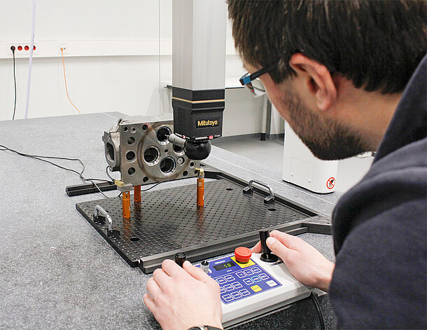 Initial sample inspection